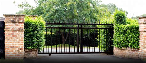 Classical Boundary Wall Design Decoration Ideas
