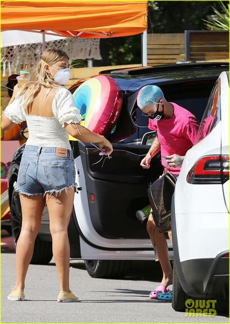 Photo Ruby Rose Bella Thorne Attend A Drive By Birthday Party 34