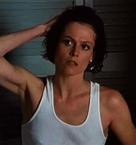 Pin By Kenneth Catlett On Ooh Sigourney Sigourney Weaver Sigourney Sigourney Weaver Babe