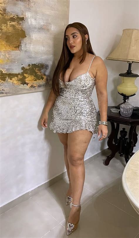 Pin by Carlos Torres on Beauties5 in 2025 | Curvy women fashion, Curvey ...