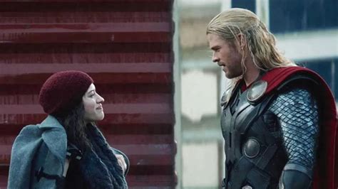 What Kat Dennings Really Thought Of Chris Hemsworths Debut As Thor