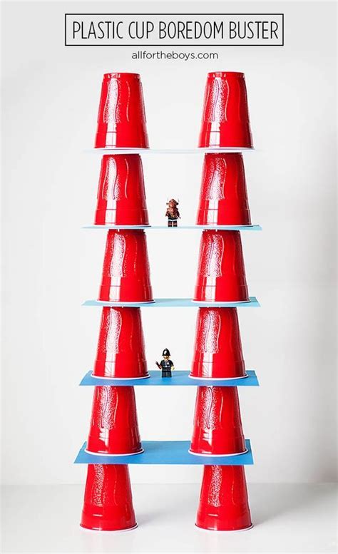 Ni Os Jugando Torre De Vasos Dibujo Animado Stacking Cups Imagenes Y Fotos Rf Dylan