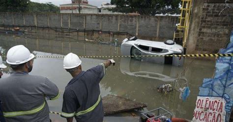 Temporal Castiga Rio De Janeiro E Deixa Pelo Menos Quatro Mortos