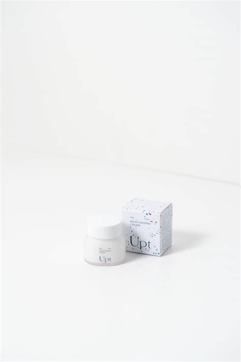安達祐実プロデュースのコスメ「ウプト」がデビュー 化粧水や乳液など発売