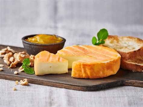 Red Brie Emborg
