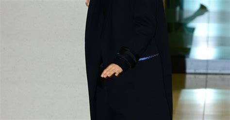 사진 계륜미올블랙 공항패션