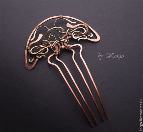 Купить или заказать Эпоха модерна в интернет магазине на Ярмарке Мастеров Гребень выполнен из