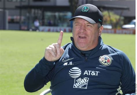 VIDEO Miguel Herrera lanza La opinión del Piojo y crítica al América