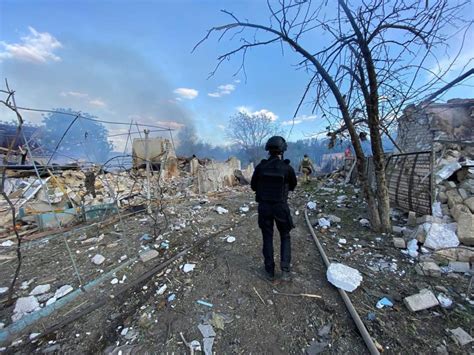 Удар ФАБ-1500 по Харьковщине: уничтожили целую улицу — полиция (фото)