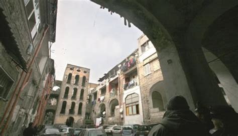 Torre Annunziata Blitz A Palazzo Fienga In Manette Genovese Lo