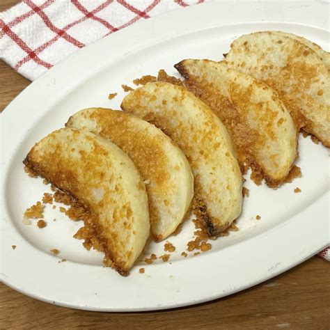 フライドポテトより簡単でおいしいほったらかしでok【じゃがいものカリカリチーズ焼き】