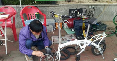 자전거 공짜로 고쳐줍니다 이동식 자전거 정비소 운영