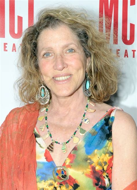 Carly Simons Sisters Joanna And Lucy Die Of Cancer One Day Apart