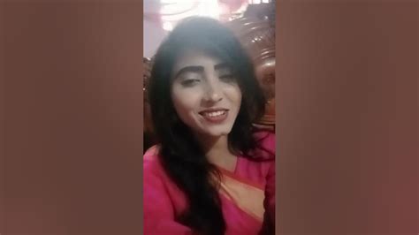 শুটিংয়ের অবসরের শয়তানে যখন নাড়া দেয় তখন গান না জেনে যখন শিল্পী