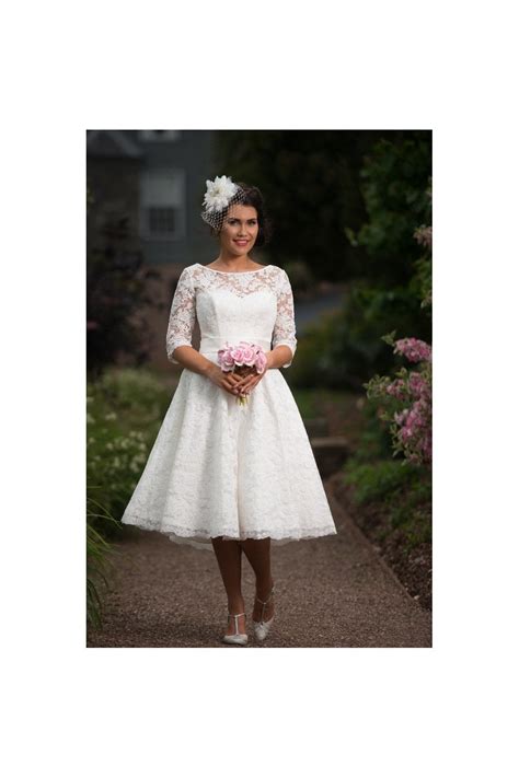 Timeless Chic Mae Mid Waist Vintage 50s 60s Tea Length Short Lace Gown