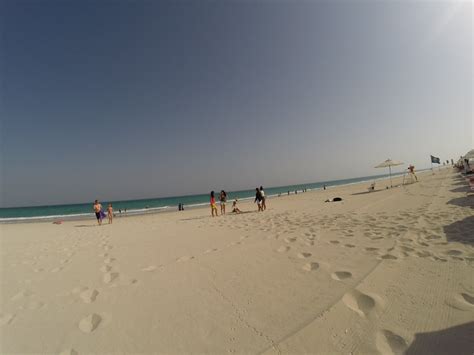 Saadiyat Public Beach Witsandnuts