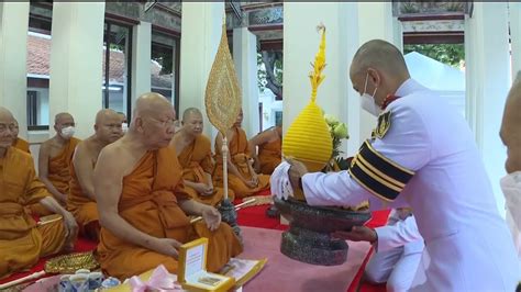 พันโท หม่อมเจ้านวพรรษ์ ยุคล ทรงจุดเทียนพรรษาเป็นพุทธบูชา ณ วัดพระเชตุพน
