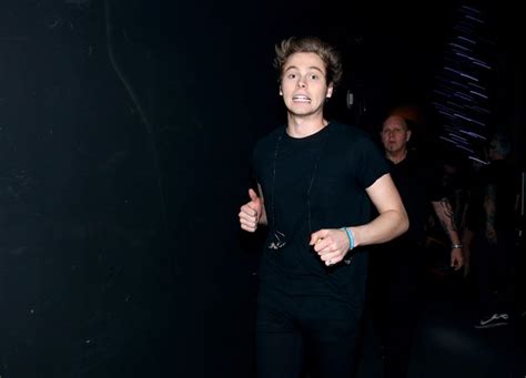 Let Me Blow You Away Luke Luke Hemmings Luke People Magazine