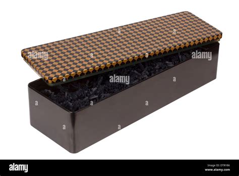 Rectangular Mass Production Tin Box For The Aged Wine Inside The Box