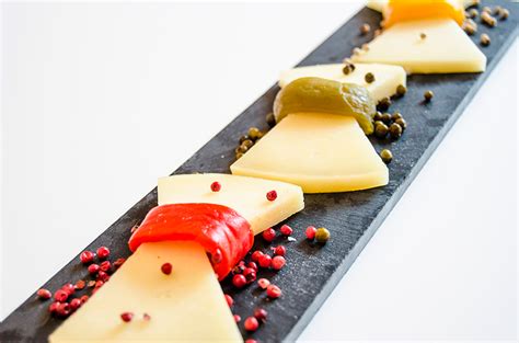 Lazos De Pimientos Y Queso Manchego Curado Las Terceras D O P Las