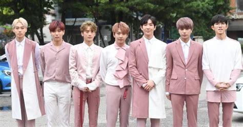 블랑세븐 남자는 핑크뮤직뱅크 출근길