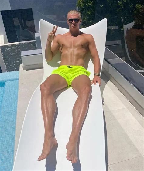 Erling Haaland Physique Celebrity Body Type One Bt1 Male Fellow