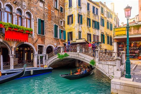 イタリア旅行は格安ツアーがお得？予算から現地情報、観光スポットにグルメまで掲載 おすすめ旅行を探すならトラベルブックtravelbook