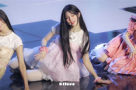 ghim của 종빈 박 trên 민주