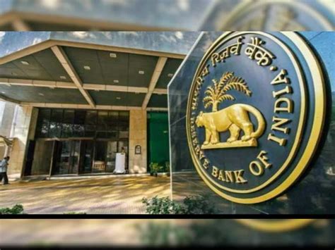Nearly 9738 Rs 2000 Notes Returned To Banking System Rs 9330 Cr