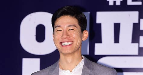 [포토엔]김무열 눈부시게 빛나는 미소