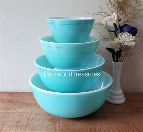 Vintage Pyrex Turquoise Mixing Bowl Set Robins Egg Blue Pyrex Nesting