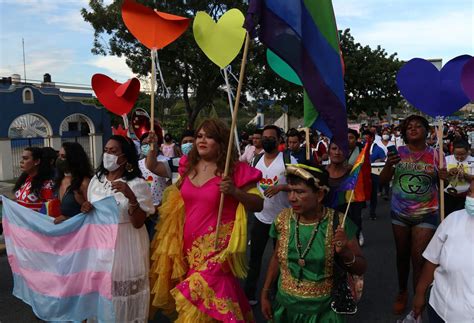En Foto Así Fue La Primera Marcha Muxe Lgbt En Tehuantepec Infobae