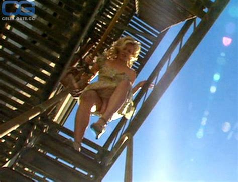 Amy Smart Nude Pictures Onlyfans Leaks Playboy Photos Sex Scene Uncensored