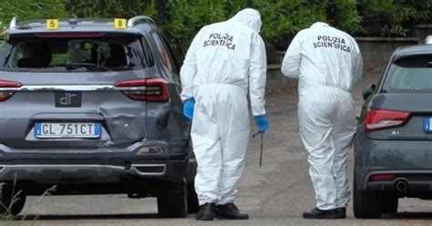Accoltella L Ex Compagna E Uccide Il Padre Di Lei In Strada Uomo Di Anni Arrestato A Varese