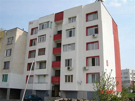 Санирането увеличава търсенето на панелки Izolacii Eu