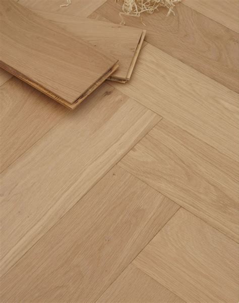 24 Unfinished Smooth Oak Ef9n 600x120mm Herringbone Style Flooring