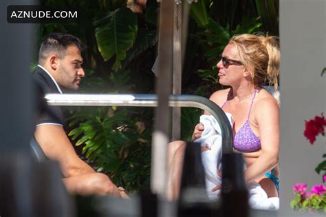 Britney Spears Arriving In Miami To Celebrate Her 38th Birthday With