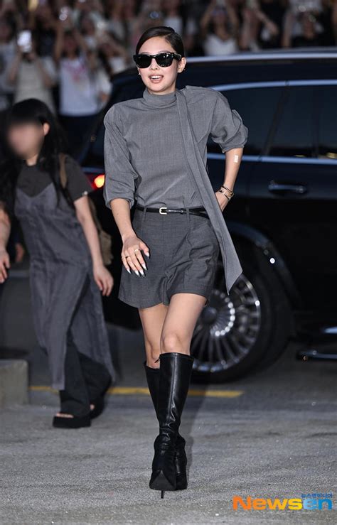 블랙핑크 제니 청량 시크한 발걸음 [포토엔hd]