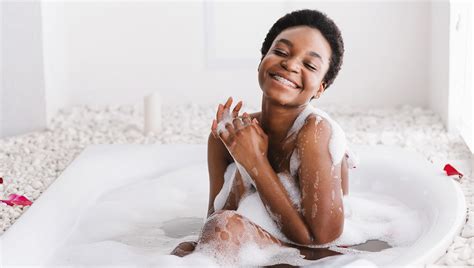 How To Clear Back Acne Naturally With Kojic Acid Body Wash