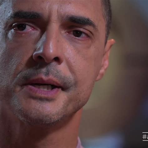 Pedro Hossi emociona se a relatar perda trágica dos dois irmãos