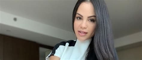 Sensual Marca De Sol En La Cola Que Mostró Natti Natasha Tropicana