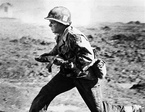 El Soldado Que Mató A 240 Nazis Fue Estrella De Hollywood Y Su Tumba