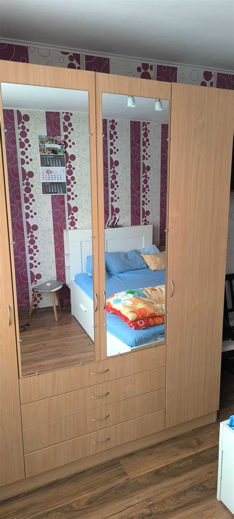 Гардероб 4 крилен гр Русе Широк център • Olx Bg