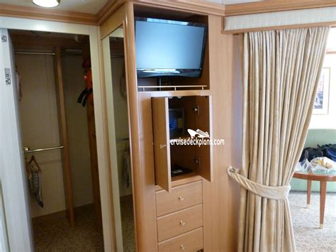 Cabin C422 Sapphire Princess Stateroom