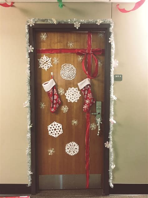 Christmas Dorm Door Decorating Christmas Dorm Decorations Christmas