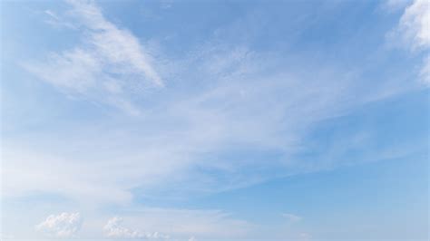 澄んだ青空と雲背景のある雲のパノラマビュー まぶしいのストックフォトや画像を多数ご用意 まぶしい カラー画像 タイ王国 Istock