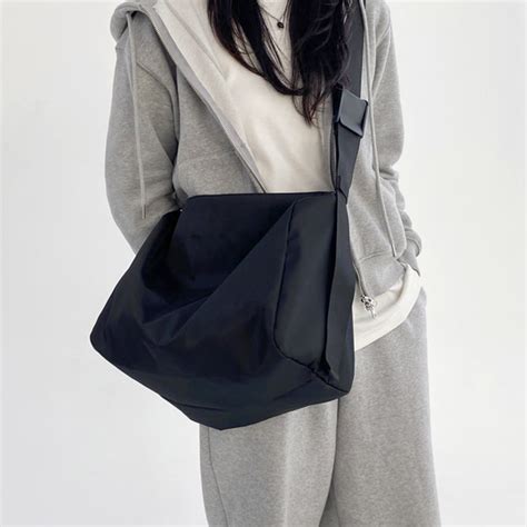 마켓오후 당일발송 넉넉한 블랙 데일리 여행가방 보스턴 크로스백