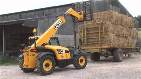 Free Photo Telescopic Handler Agricultural Machinery Working