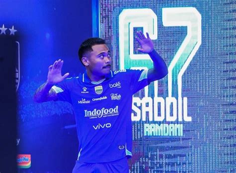 Gaji Saddil Ramdani Di Persib Bandung Dengan Sabah Fc Bak Bumi Dan