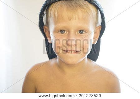 Portrait Naked 图片和照片免费试用 Bigstock